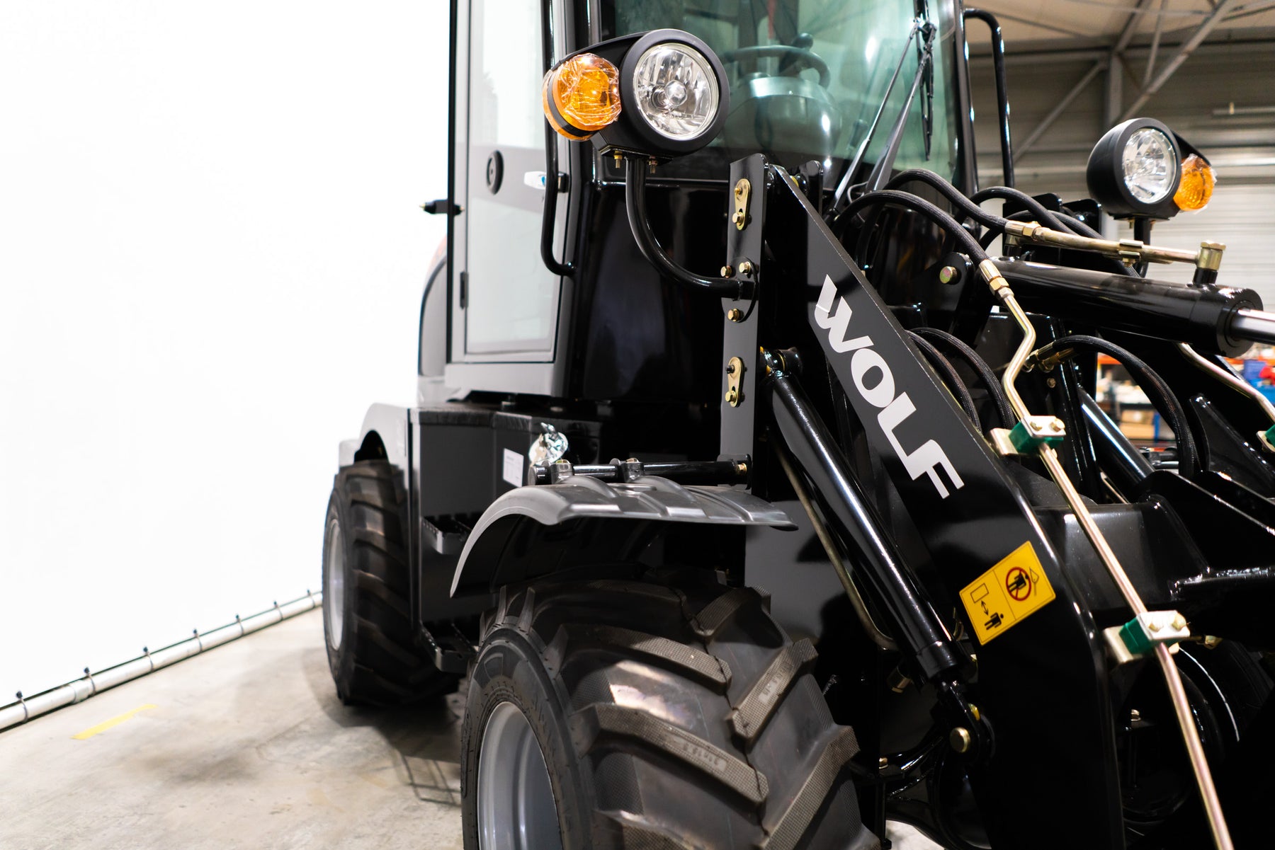 Wolf WL80-C1.000 kilo hefvermogen en met volcabine – Wolf Wielladers ...